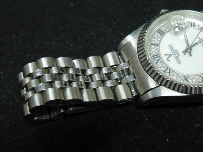 【阿輝の古物】手錶_Emilio Valentino Italy_可運作_錶面有刮痕髒汙 錶帶有使用痕跡_#E13 | Yahoo拍賣