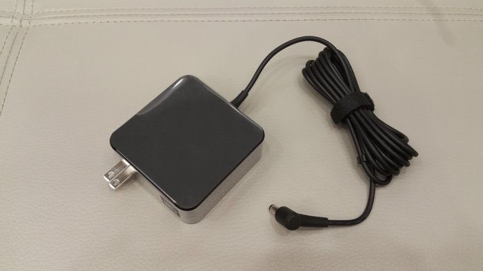 原廠規格 ASUS 65W 變壓器 X555LN X555JX X555LB X555LF X554SJ X554UA | Yahoo拍賣