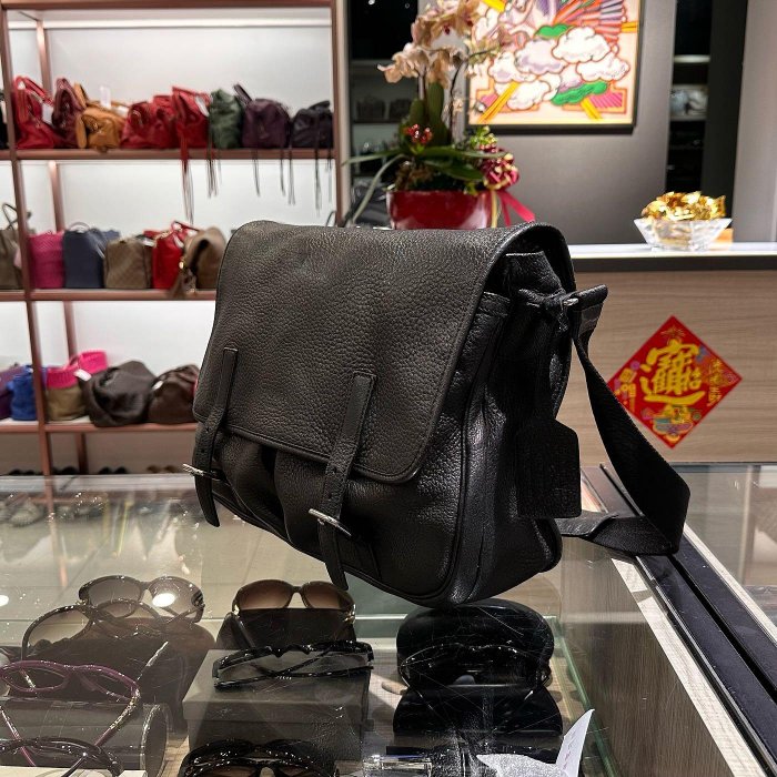 ⭐️ 香榭屋精品店 ⭐️ PRADA 黑色全皮銀釦雙口袋掀蓋大款書包 斜背包肩背包 (B5931) | Yahoo拍賣