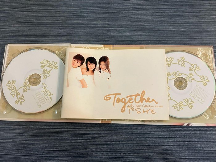 S.H.E--Together新歌+精選~(華研唱片) | Yahoo拍賣