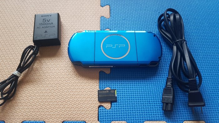 【回憶瘋】PSP主機(藍色已改機.內建遊戲) 贈送32G套卡 8成5新 玩戰神不當機 | Yahoo拍賣