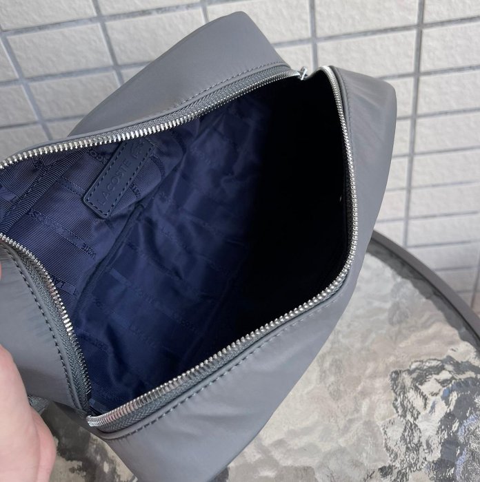 25mart【一元起標】法國 LACOSTE 男 收納包 手拿包 灰綠色~NG | Yahoo拍賣