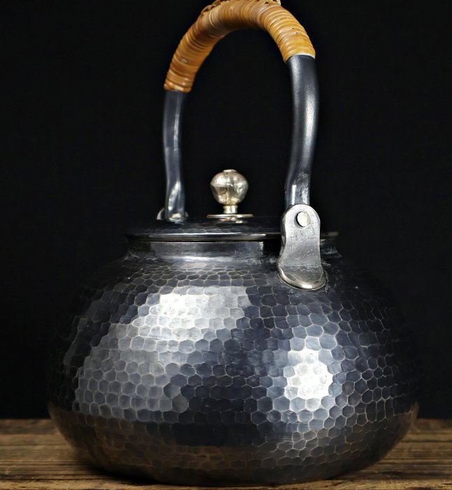 【桑園の】高級品 日本 秀玉堂造 952g 純銀 厚胎 鎚目肌 藤編提樑 老銀壺 純銀壺 桐箱附 (委託品) T 7496 A09 | Yahoo拍賣