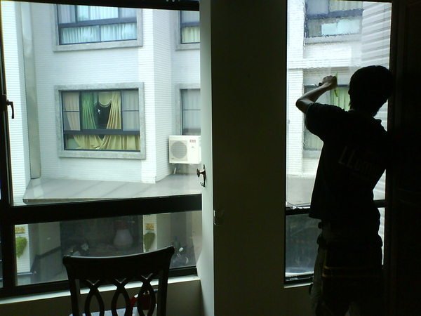 住家 住宅 大樓 防爆隔熱紙 防熱貼紙 省電 節能膜 安全 前檔玻璃 遮光 紫外線 抗UV | Yahoo拍賣