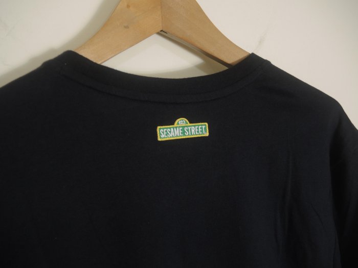 Furugi Shop Under Armour UA Curry x 芝麻街 聯名 黑色 餅乾怪獸 投籃 美版運動短袖T恤 一元起標 1G568 | Yahoo拍賣