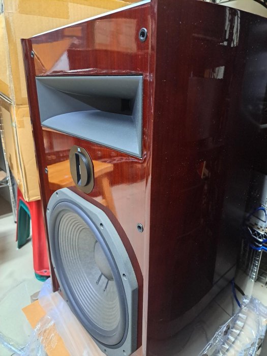 JBL S143絕對在眾多JBL名留青史的喇叭中佔有一席之地，極具收藏價值, 且十分美觀, 很適合擺在客廳，是目前市售眾多喇叭中難得內外兼具的號角喇叭 | Yahoo拍賣