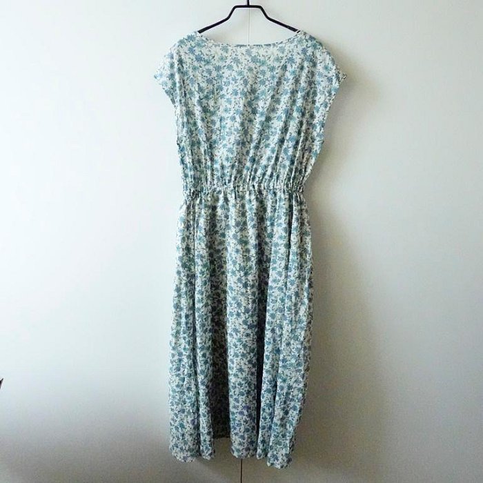 一元起標～當 我 們 在 衣 起C-WIT＊╯全新專櫃GU碎花縮腰設計洋裝L | Yahoo拍賣