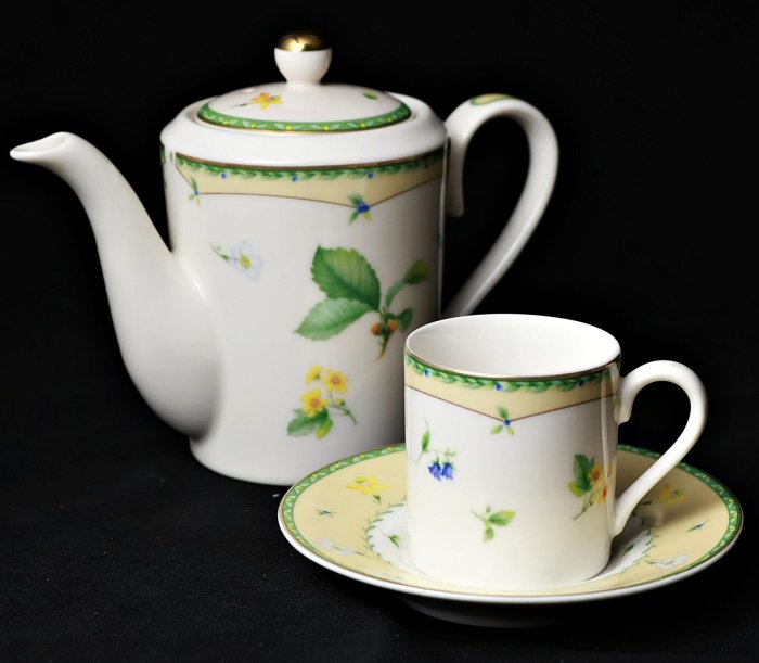 【桑園の】日本名瓷 Narumi 鳴海 花草系列 茶壺 咖啡杯盤組 下午茶器組 T 4055 | Yahoo拍賣