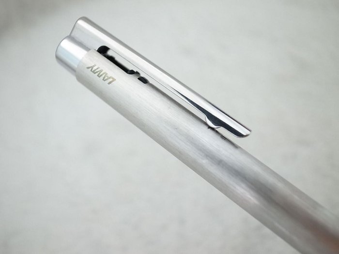 02競818-CA634 Lamy 德國製 logo 連環系列 全鋼髮絲紋原子筆(8成新)（一元起標） | Yahoo拍賣