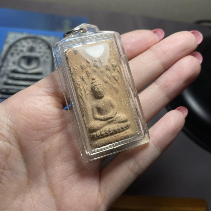 萬念崇迪佛，Lp Jerm龍婆貞，Wat Hoirak，2499年，#大模美品。製作加持長達十幾年，念經萬遍，因此得名#2C | Yahoo拍賣