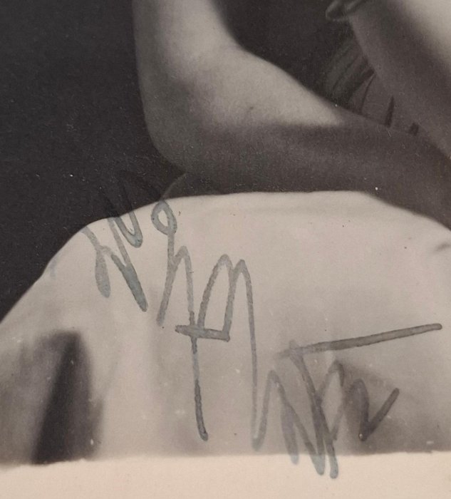 愛國大戲院柑仔店 早期照片( 早期服飾 台灣 農民電台專屬.農民少女廣播歌劇團 簽名照 五洲美容素本舖敬贈)M 190 | Yahoo拍賣