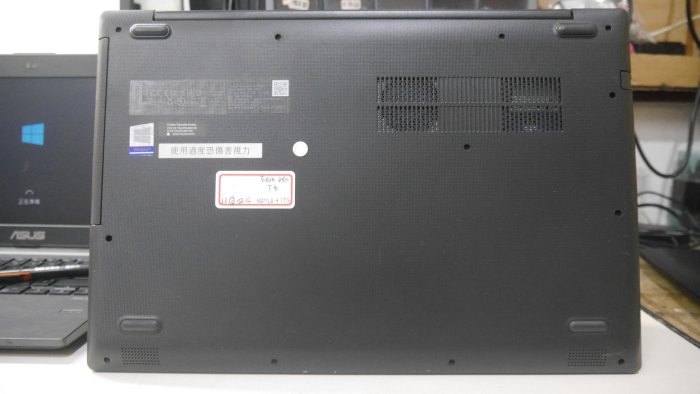 T674 LENOVO 130-15IKB (81H7) i3八代 四核心筆電 百元起標 | Yahoo拍賣