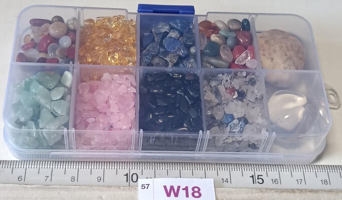 【週一21:00】57~W18~白水晶/玉石水晶共2盒長12.5寬6.5cm(委託品不保証真偽)。如圖 | Yahoo拍賣