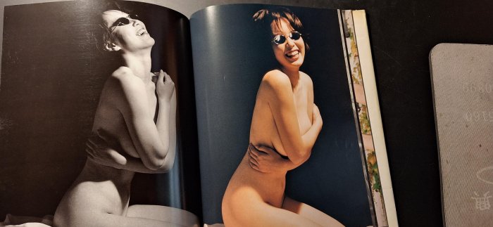 [小柳懷舊]~絕版寫真 天心寫真集 身體密碼 精裝版 海峽1998(大H2) | Yahoo拍賣