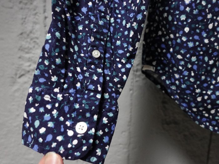 CA 美國休閒品牌 GAP 深藍底花紋 純棉 長袖襯衫 XXS號 一元標無底價D500 | Yahoo拍賣