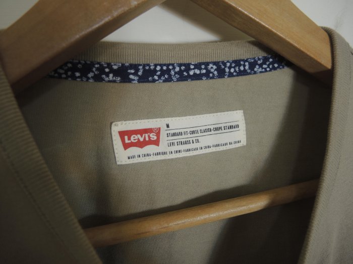 Furugi Shop 美國百年老牌 Levis 沙色 加州 仿舊復古 大LOGO 美式 短袖T恤 一元起標 1G592 | Yahoo拍賣