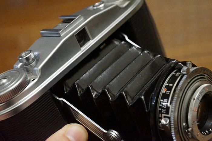 【售】經典個人收藏德製AGFA ISOLETTE II蛇腹120 6X6古董估焦照相機 331 | Yahoo拍賣