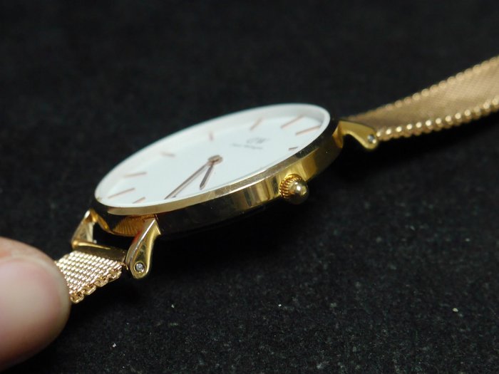 【阿輝の古物】手錶_DW Daniel Wellington_可運作_錶面有刮痕 錶帶有使用痕跡_#E19 | Yahoo拍賣