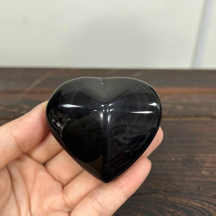 【居寶屋】精選天然 彩虹黑曜石 愛心造型 心心相印 增強磁場 吸收負能量 避擋煞 風水開運擺件 一元起標 A030 | Yahoo拍賣