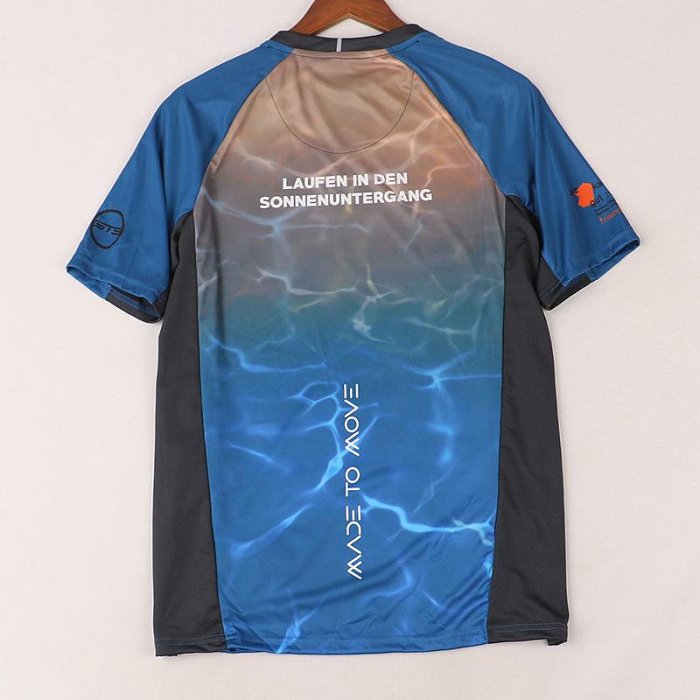 25mart【一元起標】澳洲 GTS 男 透氣 彈性快乾 運動 圓領 短袖 T恤 藍色水波紋 M | Yahoo拍賣