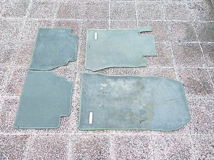 賓士 W210 原廠德國製 絨毛腳踏墊 地毯 E200K E230 E240 E280 E320 E55 AMG 德祥行 | Yahoo拍賣