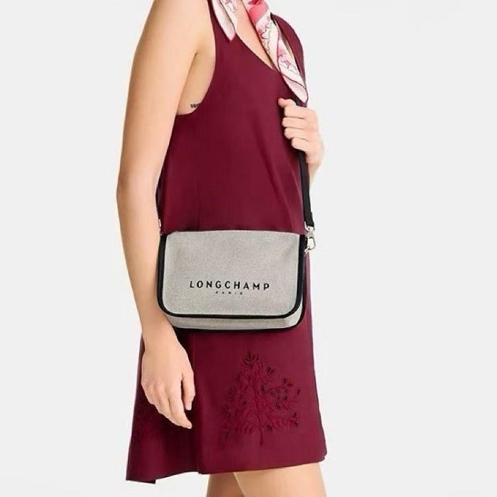 LONGCHAMP Essential Toile 象牙白 拉鍊方盒包 精緻質感 加厚帆布拼皮革 斜背包手提包 背帶可調整長度 隨身輕便 旅行 ...