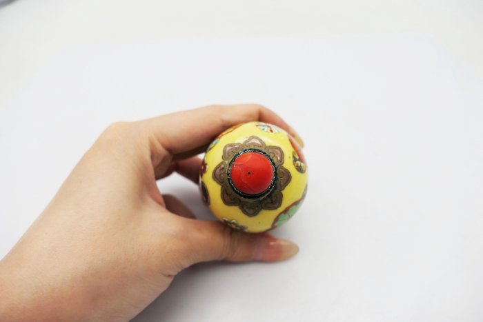 (小蔡二手挖寶網) 早期 瓷器 手繪 掐絲珐琅 畫工精細 乾隆御製 鼻煙壺 擺件 收藏品 總重量約80.59g 行家自行鑑定 商品如圖 100元起標 無底價 | Yahoo拍賣