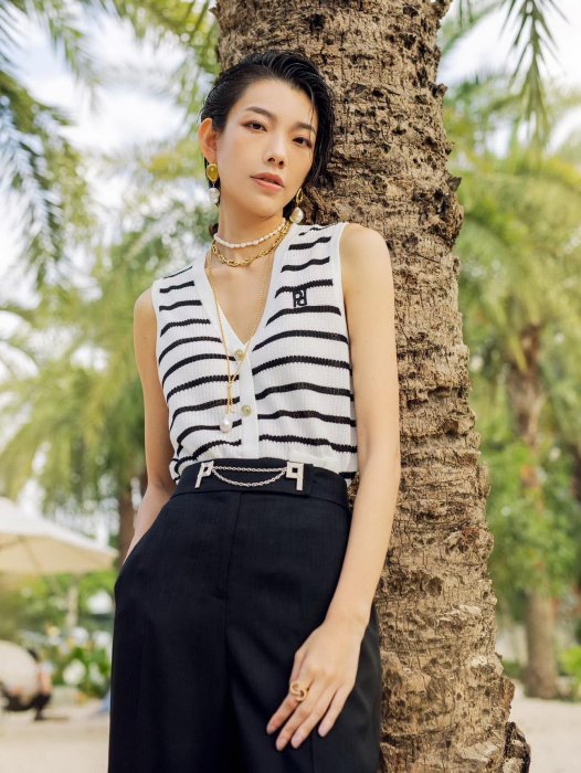 ※funnyy_lee※ PESARO 黃蕙玲 2023春夏 全新 白色/紅色/深藍色 橫條紋 V領排釦針織背心 | Yahoo拍賣