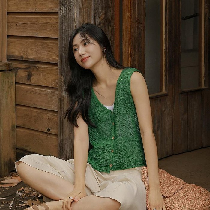 Bellee 正韓 適合搭配短袖&背心 夏季輕鬆v領薄針織背心 (5色) 【0718-21】 | Yahoo拍賣