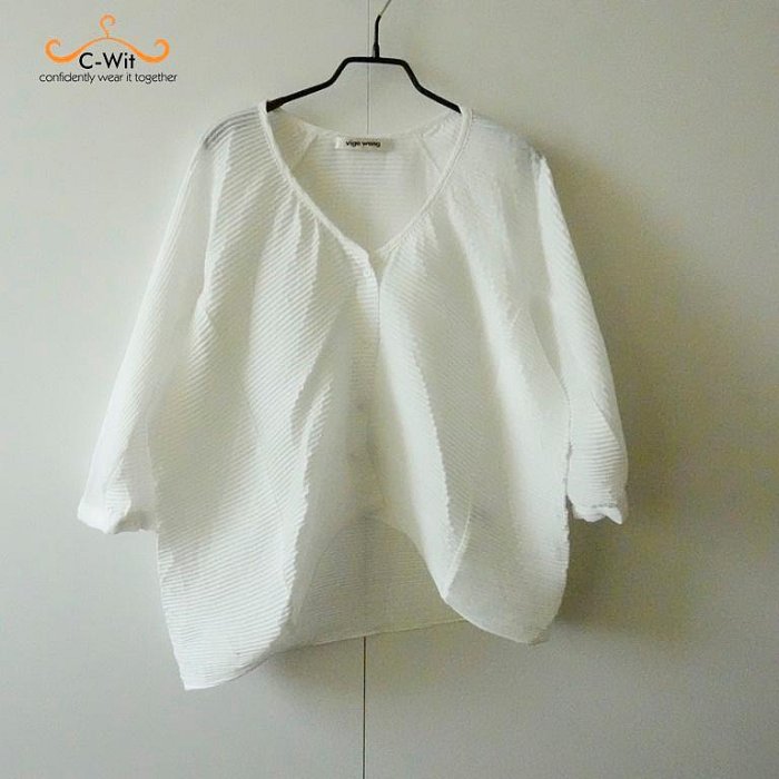 一元起標～當 我 們 在 衣 起C-WIT＊╯全新專櫃VIGA WANG透膚皺褶設計上衣 | Yahoo拍賣