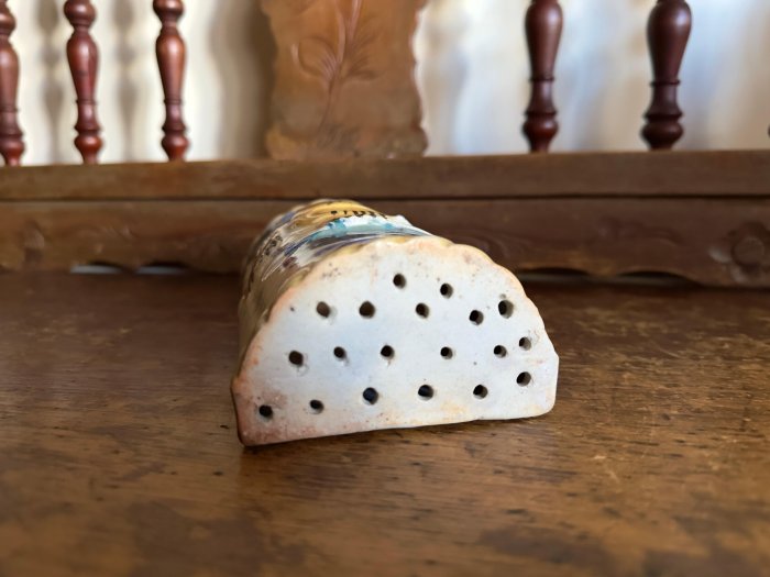 (古今)早期手繪胭脂紅壓模加彩竹林鳥紋筷籠筷子籠筷桶 品相不錯 少見 老台灣 老碗盤 鶯歌陶 臺灣老碗盤 民藝 北部陶 | Yahoo拍賣