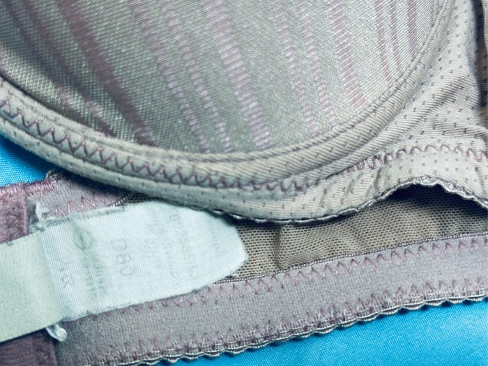 尺寸洗標模糊 Triumph 黛安芬 二手內衣 D80 36D 80D 大罩杯 無痕 | Yahoo拍賣