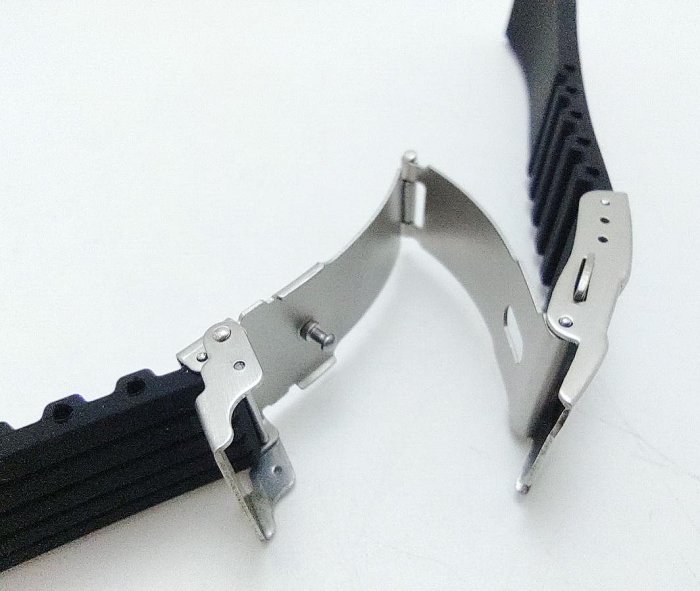 【timekeeper】 全新20mm矽膠不鏽鋼扣錶帶+內建錶耳針(黑色) | Yahoo拍賣