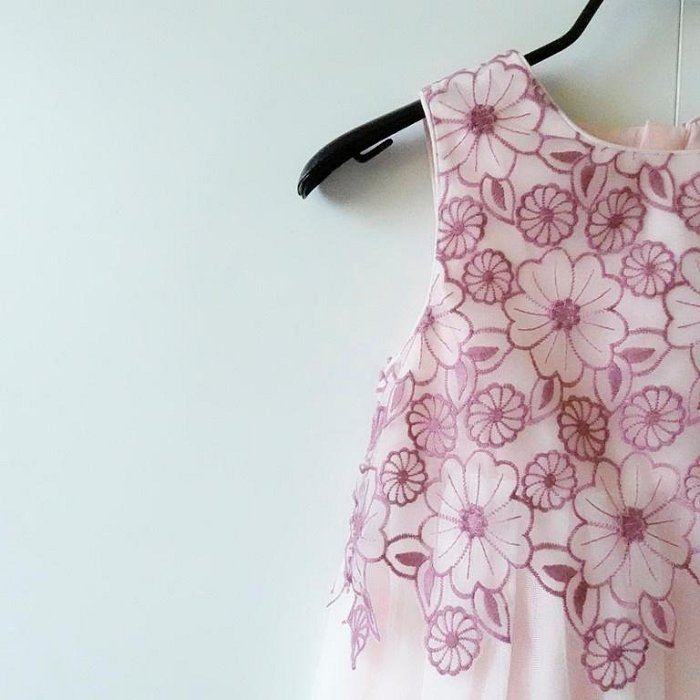 童╭＊一元起標～當 我 們 在 衣 起C-WIT＊╯全新專櫃NEAT刺繡花朵洋裝童7-8Y | Yahoo拍賣