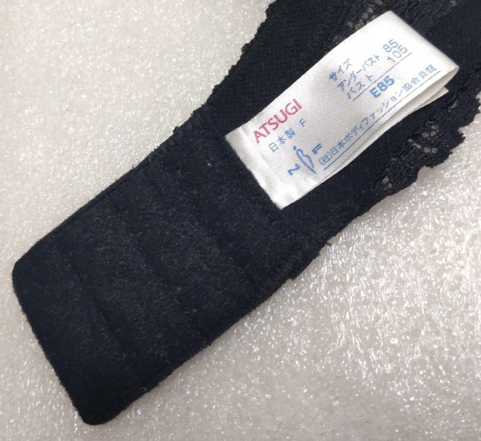 「舊愛」日本製 日本ATSUGI 尺碼：38/85E，薄襯罩杯 👙二手內衣 👙二手胸罩 | Yahoo拍賣