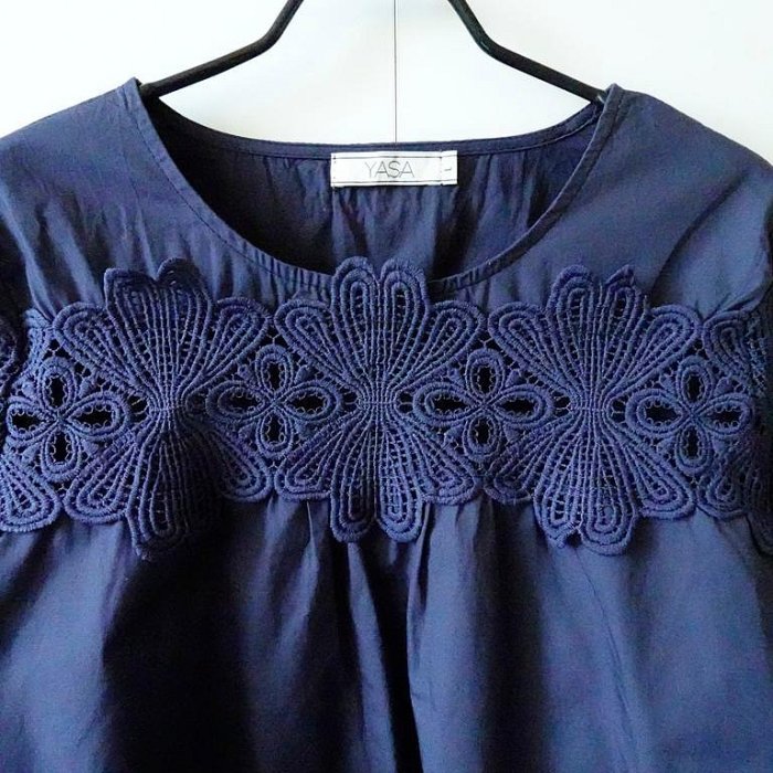 一元起標～當 我 們 在 衣 起C-WIT＊╯全新專櫃YASA襯布蕾絲設計上衣L | Yahoo拍賣