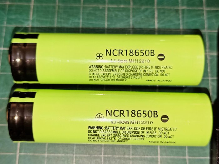 [彭友的家]一元起標 2支1標 鋁合金強光手電筒 露營燈 附:松下18650鋰電池+充電器 附件如圖 警示燈 LED手電筒 | Yahoo拍賣