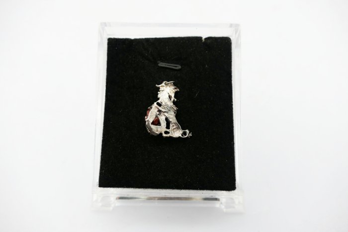 (小蔡二手挖寶網) 早期 純銀 獨角獸+似火蛋白石 雕工精細 925印記 吊墜 墜子 收藏品 總重量約3.93g 行家自行鑑定 商品如圖 100元起標 無底價 | Yahoo拍賣