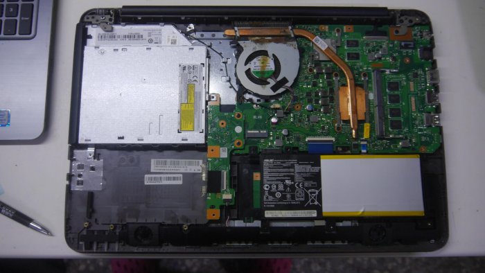 T695 ASUS X556U (X556UR) i5六代 四核心筆電 百元起標 | Yahoo拍賣