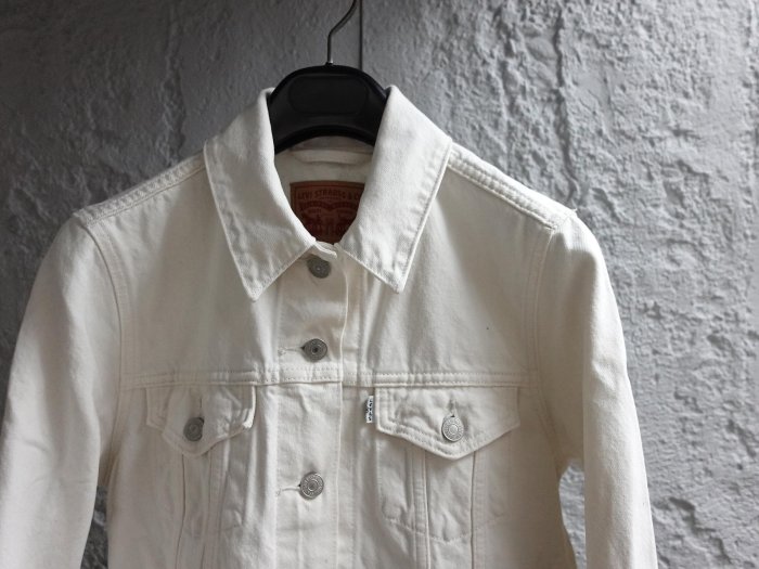 CA 美國品牌 LEVI'S 女款 米白 牛仔外套 M號 一元起標無底價E443 | Yahoo拍賣