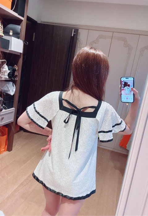 Sogo購 U’re 黑白撞色 可愛氣質雕花蕾絲緞帶 後綁帶蝴蝶結 公主傘擺短袖上衣 mk ined snidel fray id 23區 lily brown | Yahoo拍賣
