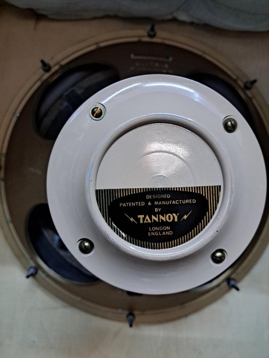 #Tannoy rectangular york 15吋大喇叭：'懸邊' 已更換，'焊點''分音器'皆已送交北部蕭大師處理，網罩有使用痕跡如圖 | Yahoo拍賣