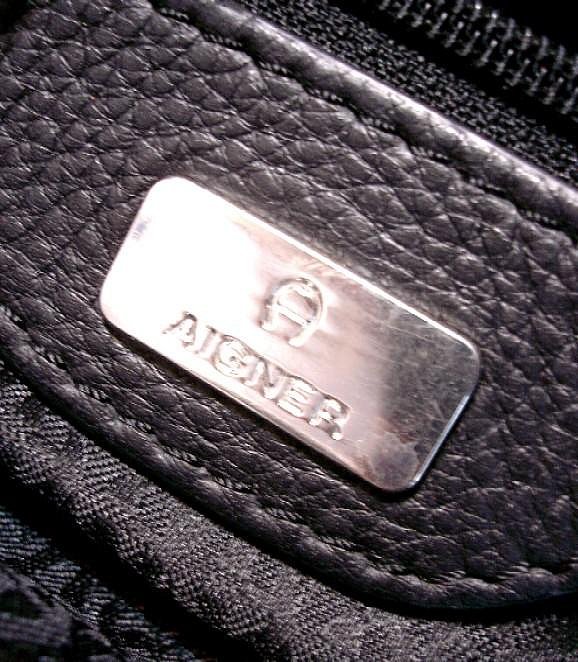 單色款 純牛皮 美國Etienne Aigner 女性 Logo立體紋純牛皮 雙帶拉鍊式 斜背 側背 手提 兩用包 (特價真品) 35cm | Yahoo拍賣