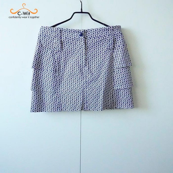 30╭＊一元起標～當 我 們 在 衣 起C-WIT＊╯全新專櫃季美幾何雜誌款褲裙L | Yahoo拍賣