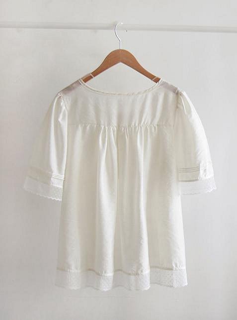 Bellee 正韓 小豆扣細褶蕾絲天絲短袖襯衫上衣 (3色) 【0611-30】 | Yahoo拍賣