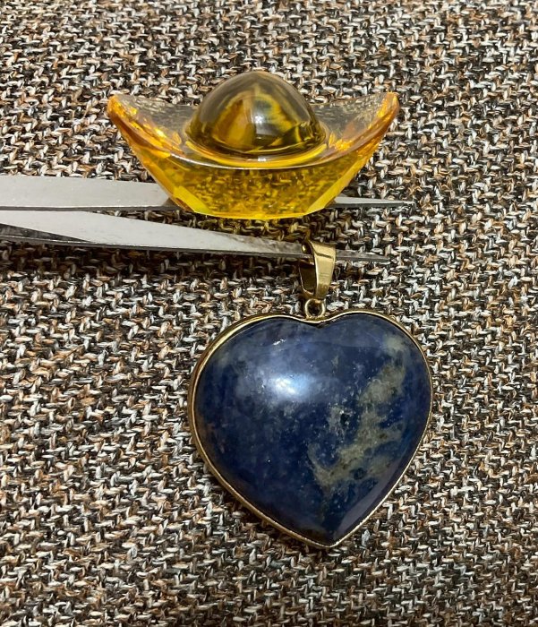 【週日21:00】57~ED8~青金石愛心超美金墜（立體雙面且厚實）+LOTUS名水晶小元寶(委託品不保真) | Yahoo拍賣