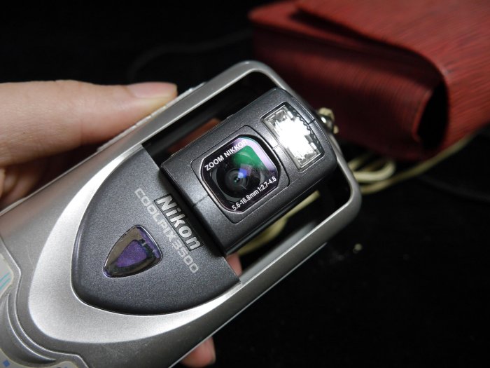 【阿輝の古物】數位相機_Nikon E3500_附電池_未測試_#E29 | Yahoo拍賣
