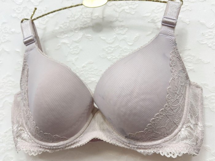 👙Ladies蕾黛絲：34/75D💗婷の二手內衣💗厚罩杯。 | Yahoo拍賣