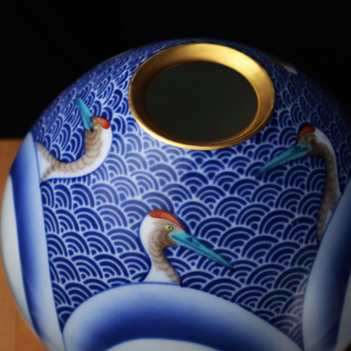 【桑園の】日本老件 香蘭社 薄胎瓷器 染錦 青海波 手繪 鶴紋 燙金口 丸型花器 賞瓶 桐箱附 T 6413 | Yahoo拍賣