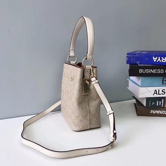 【小怡代購】全新 COACH 2312 美國正品代購新款女士經典PVC配牛皮小號水桶包 手提包 單肩斜跨包 超低直購 | Yahoo拍賣